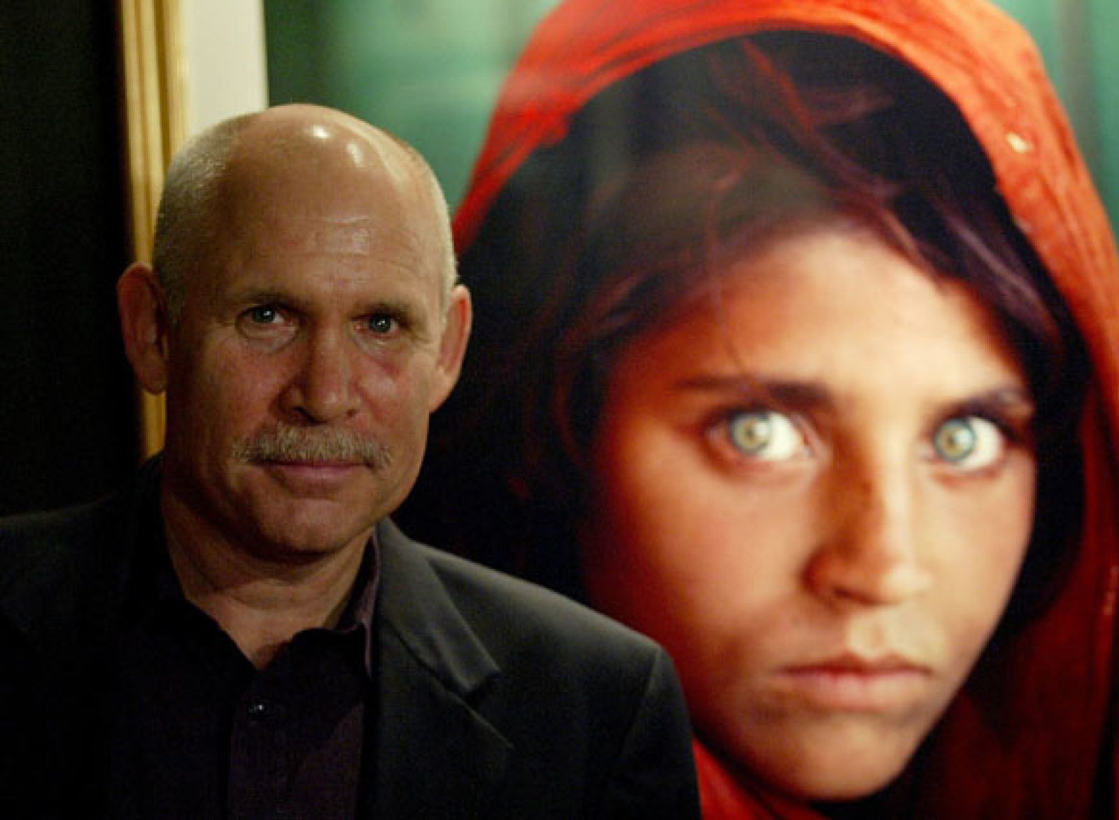 LES EMOCIONS A PARTIR DE LES FOTOGRAFIES DE STEVE MCCURRY | Escola Can ...