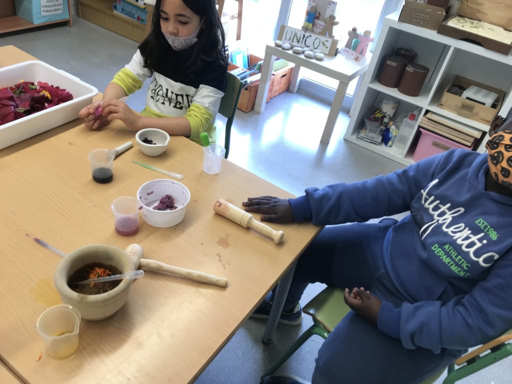 JO M’IMAGINO ELS PETONS DE COLOR…. | Institut Escola Mossèn Joan Batlle