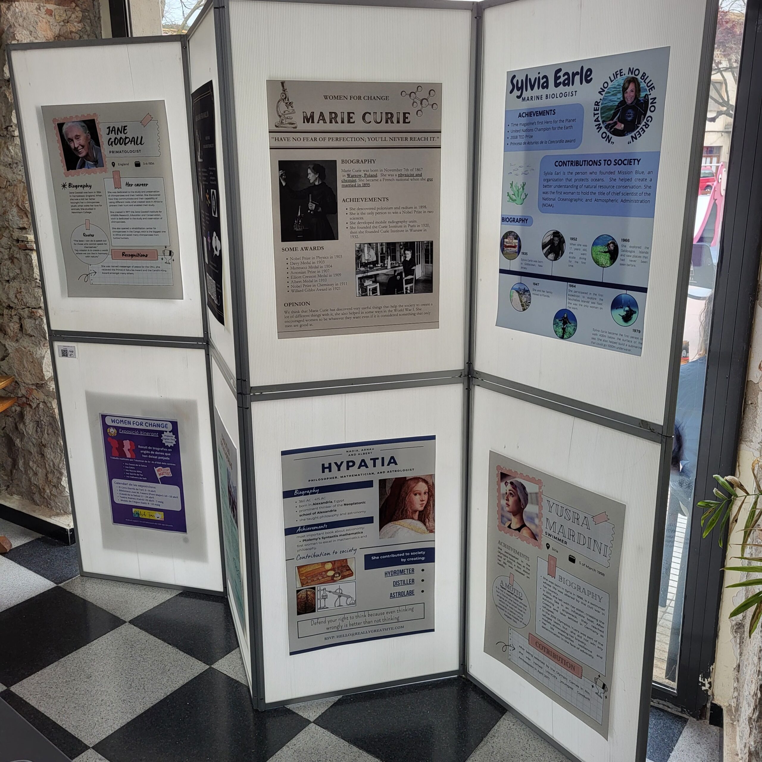 Exposició de pòsters de 4t d’ESO en el marc de l’«English Time del ...